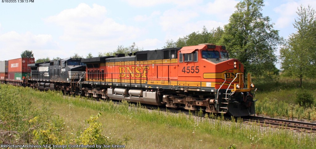 BNSF 4555